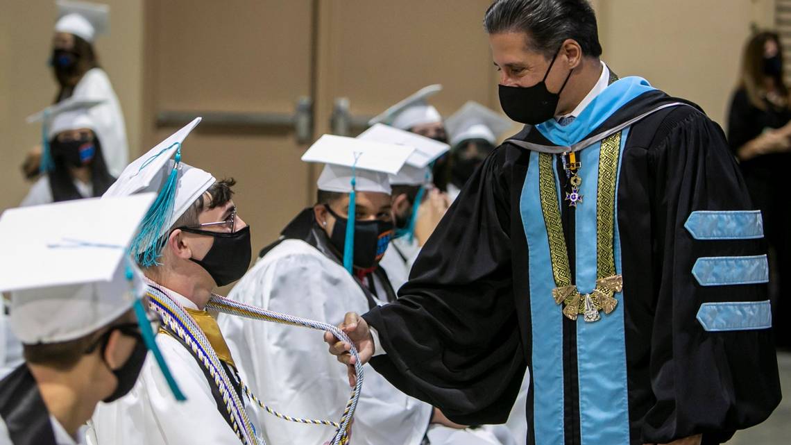 Graduation rate up in Miami-Dade schools; Broward schools report slight ...